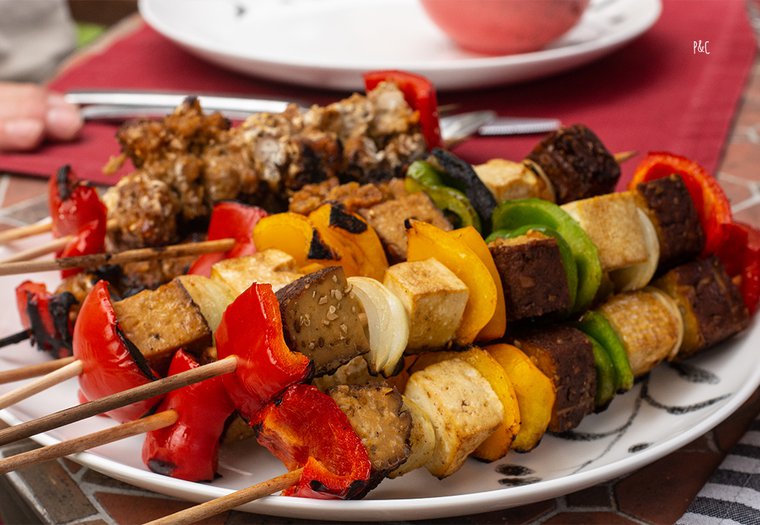 Brochettes aux deux tofus (recette végane)